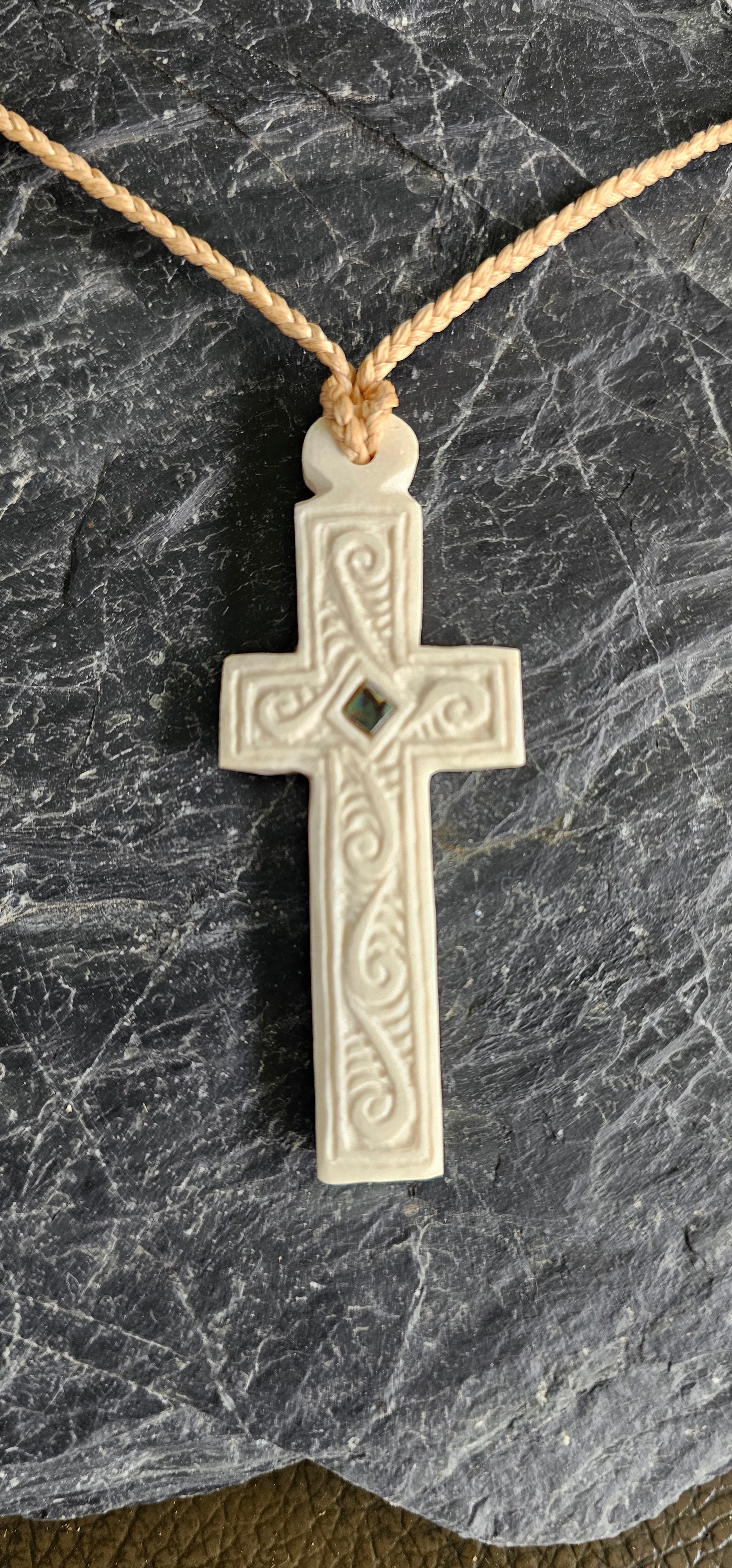 Bone Carving #47 Ripeka (Pākura) – Taonga Ariki